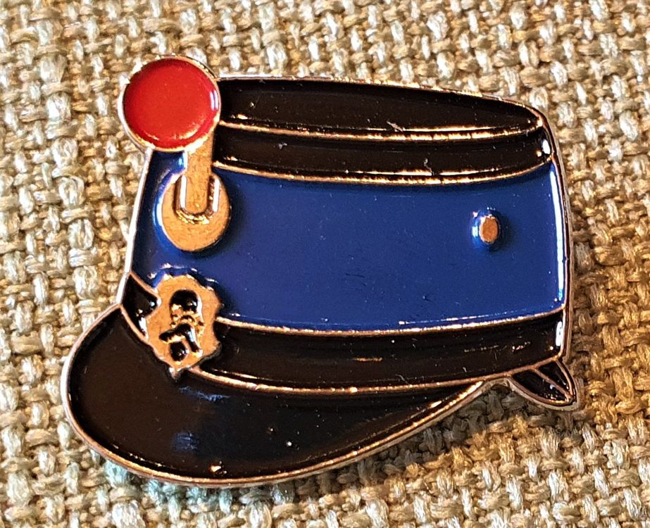 L704 - Pin Basler Polizei Hut (Gebraucht) in Reinach BL für CHF 2 – mit Lieferung auf Ricardo kaufen