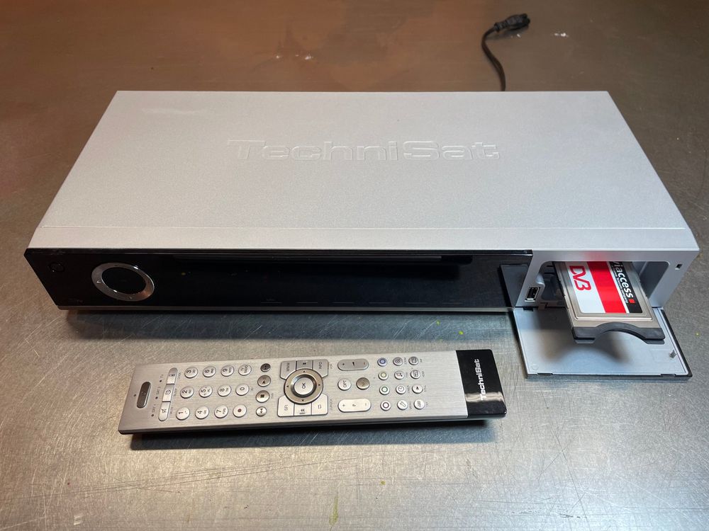 Technisat Empfänger DigiCorder ISIO S1 1TB | Kaufen auf Ricardo