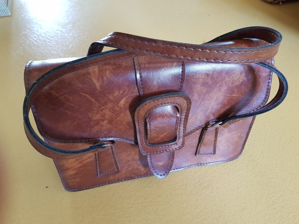 schöne Vintage Leder Damen Hand Tasche (Gebraucht) in Biglen für CHF 20 ...