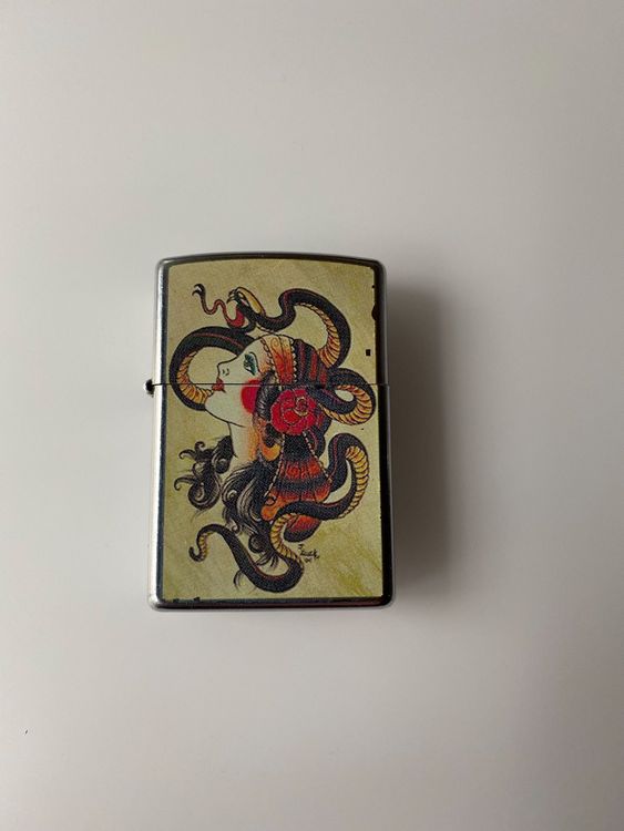 Zippo mit Tattoo Design | Kaufen auf Ricardo