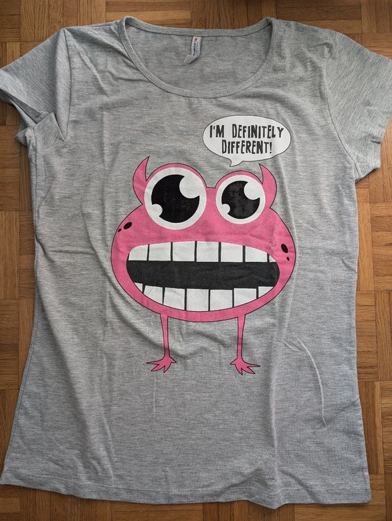Cooles Fun-Shirt "I'm definitely different!" (Gebraucht) in Pfäffikon ...