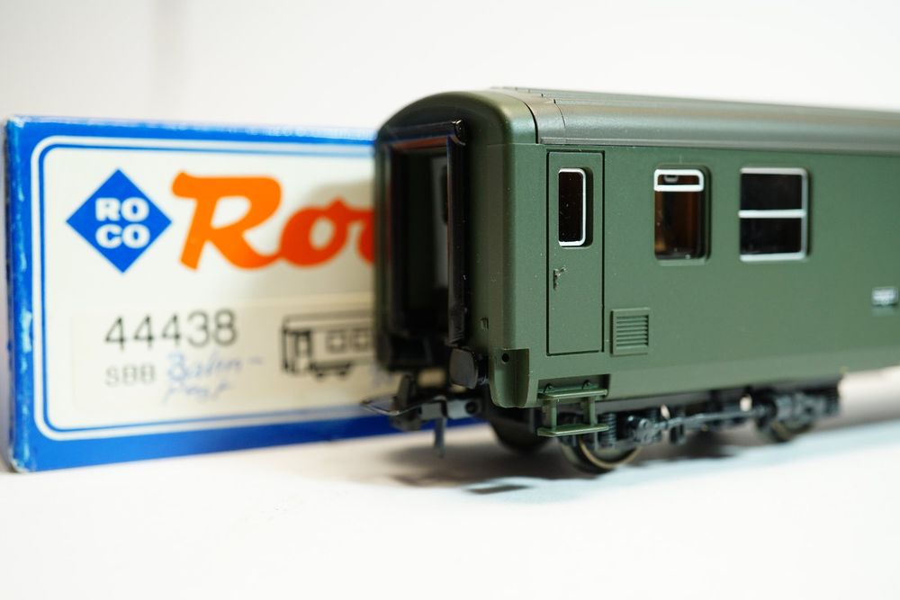 2ß Roco 44438 SBB Bahnpostwagen 957 grün (Gebraucht) in Uetendorf für ...