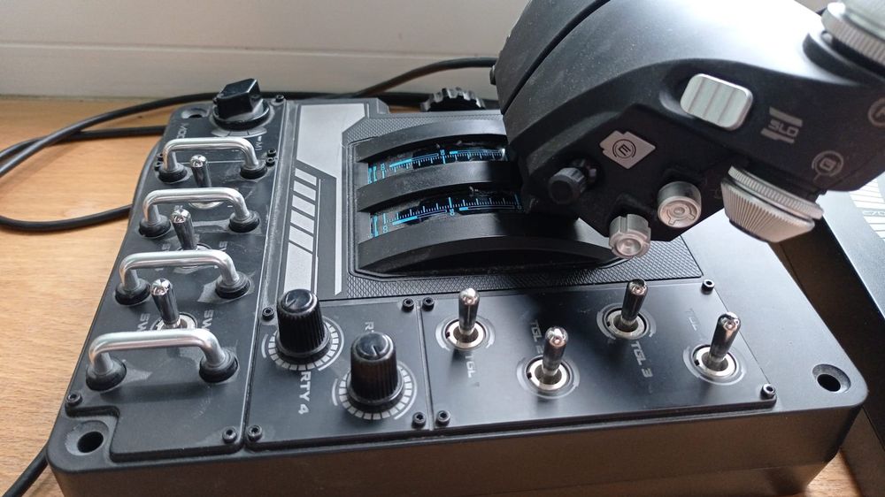 Logitech X-56 Rhino Joystick Flugsimulator | Kaufen auf Ricardo