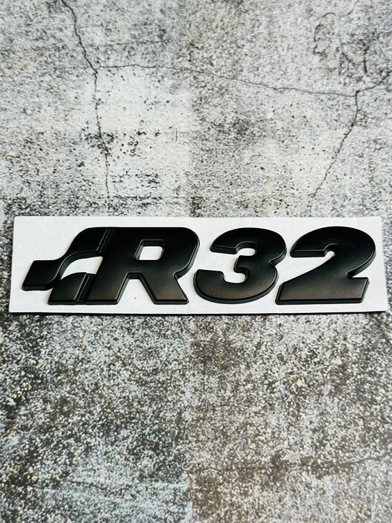 VW R32 Emblem Schriftzug Logo aus Metall NEU in Schwarzmatt | Kaufen ...