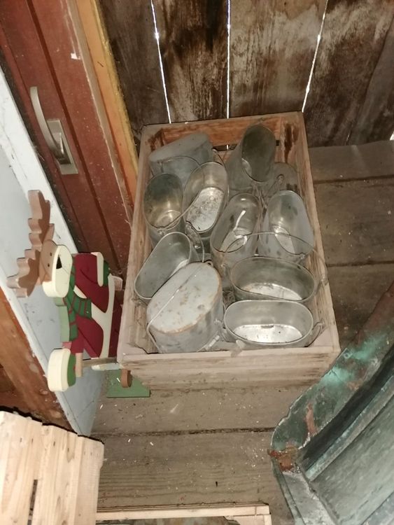 3 Kisten gefüllt mit Gamellen aus Zinn (Gebraucht) in Brittnau für CHF ...