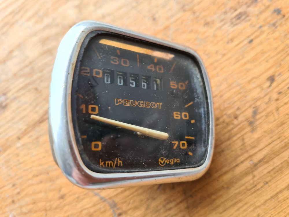 Tacho Peugeot Veglia *dreht* (Defekt) in frümsen für CHF 5 – mit ...