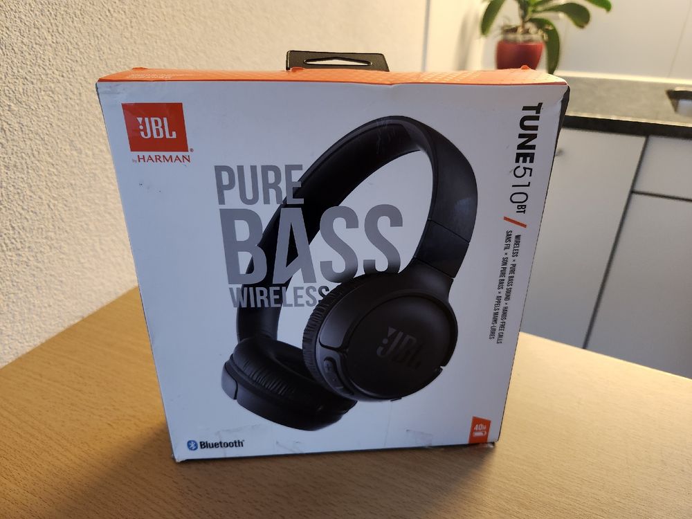 JBL Pure Bass wireless (Neu und originalverpackt) in utzigen für CHF 25 ...
