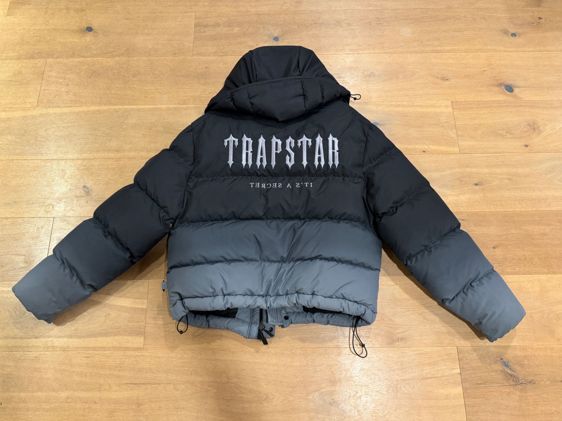 Trapstar Puffer Jacket Original L (Gebraucht) in Neftenbach für CHF 199 – mit Lieferung auf ...