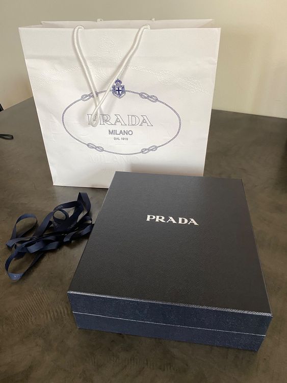 Prada Box mit Tasche und Band | Kaufen auf Ricardo