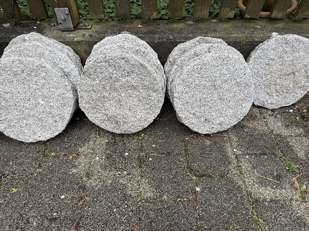 Granitsteine rund (Gebraucht) in Seedorf UR für CHF 50 – nur Abholung ...