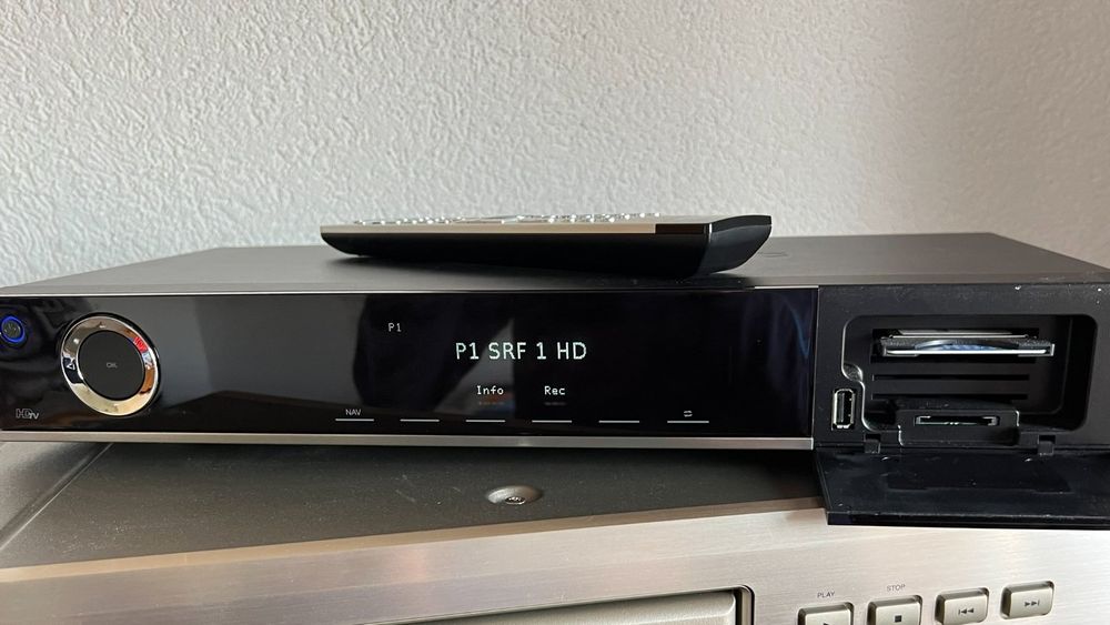 TWIN-HD DigiCorder TechniSat ISIO S1 mit 1TB Festplatte (Gebraucht) in ...