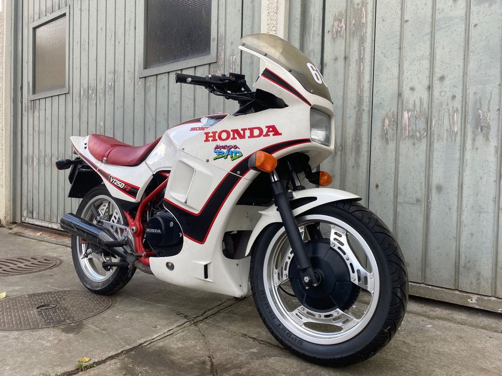Honda MC 08 VT 250 F Veteranenfahrzeug Motorrad Strassenbike | Kaufen ...