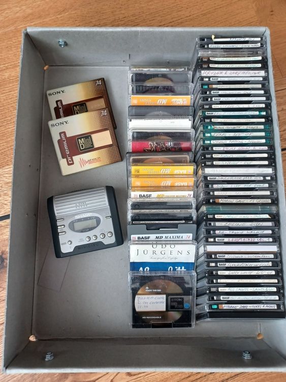 MiniDisc Player inkl. 50 Discs (Gebraucht) in Sugiez für CHF 81 – mit ...
