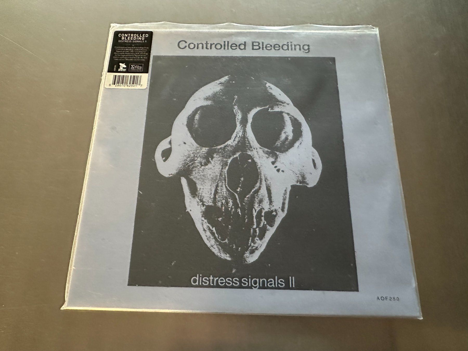 CONTROLLED BLEEDING LP DISTRESS SIGNALS II - INDUSTRIAL (Neuf (Voir ...