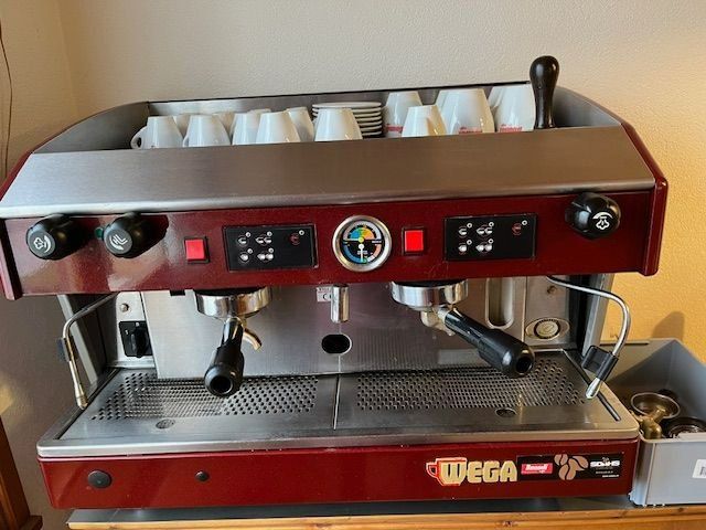 Machine à café professionnelle WEGA (Défectueux) à Thierrens pour CHF ...