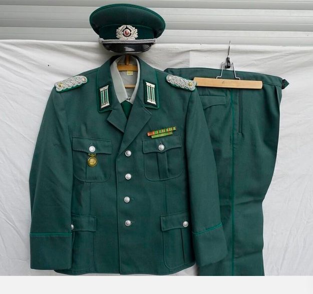 DDR Uniform (Gebraucht) in Rüschlikon für CHF 80 – mit Lieferung auf ...