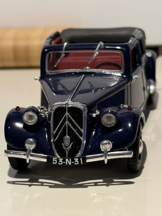 Citroen Traction 15 six Découvrable Norev 1:43 (Usato) a Bramois per CHF 12 – solo ritiro ...