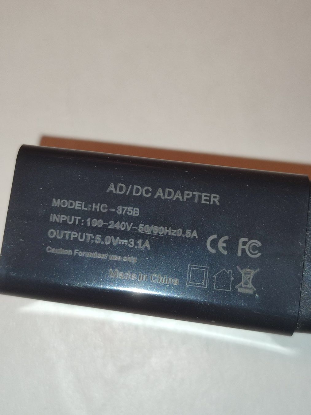 Neuwertiger USB-Ladestecker mit 3 Ports, 3.1A/15W (Gebraucht) in ...