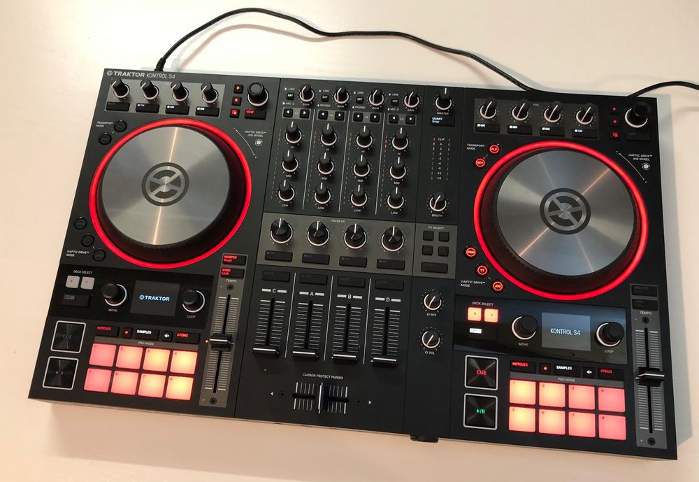 NATIVE INSTRUMENTS - DJ-Controller Traktor Kontrol S4 MK3 (Gebraucht ...