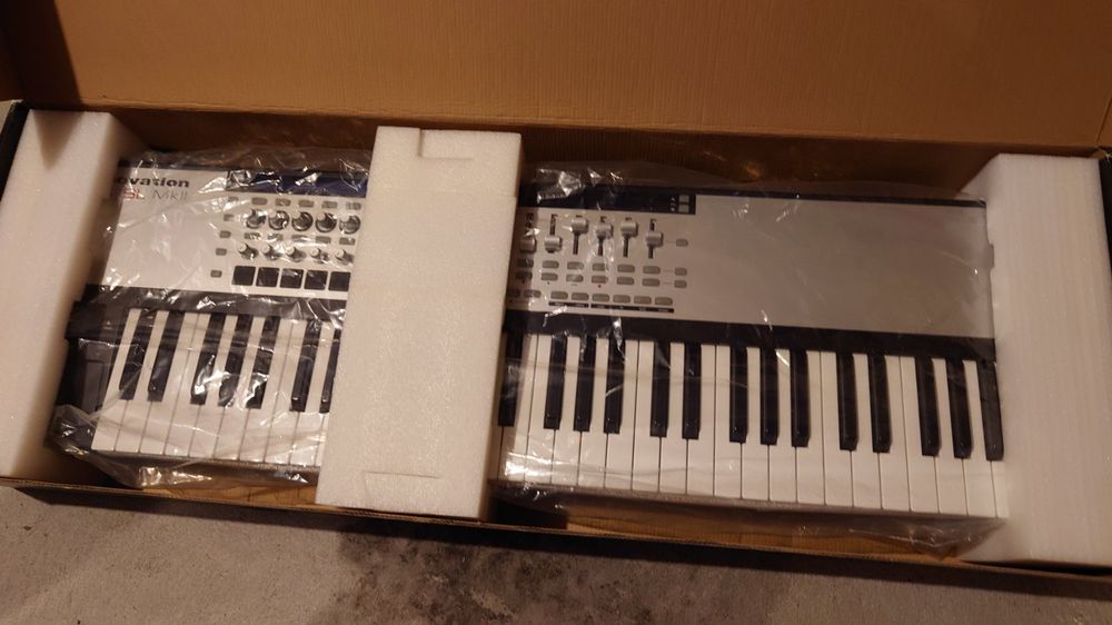 Novation SL61 Mk II Midi Keyboard + gratis Keyboard Ständer (Gebraucht ...