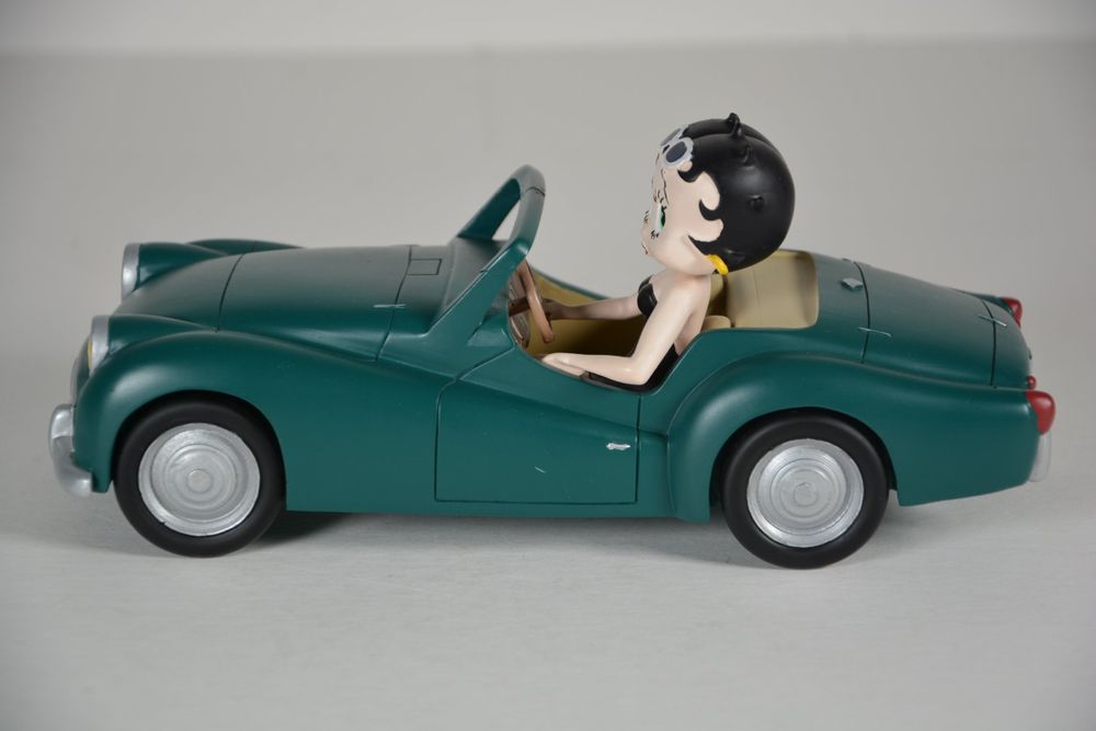 Betty Boop in Triumph TR3 - Démons & Merveilles - France (Gebraucht) in ...