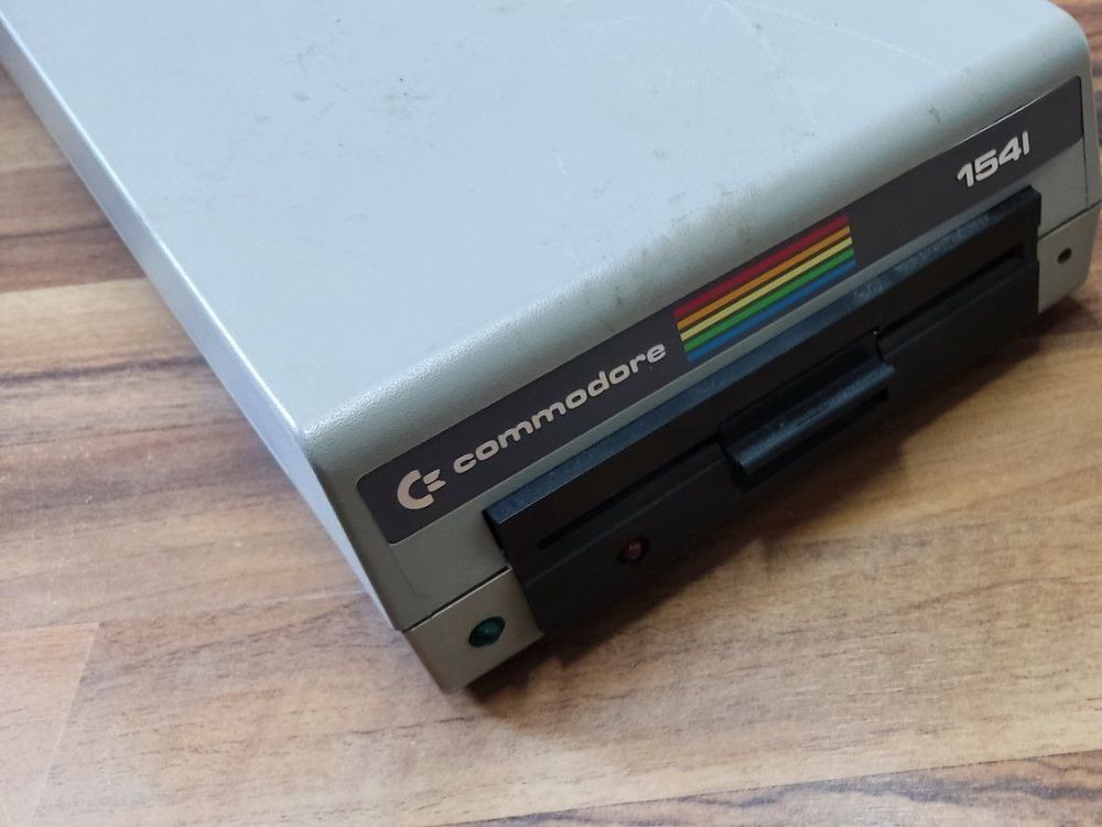 Commodore 1541 Floppy Drive (für Bastler) (Defekt) in Oberrüti für CHF ...