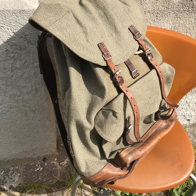 alter Militärrucksack Vintage Rucksack Stoff/ Leder | Kaufen auf Ricardo