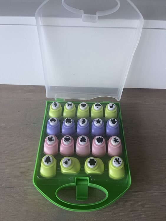 19 Motivlocher, Papierstanzer, Basteln Set (Gebraucht) in Meilen für ...