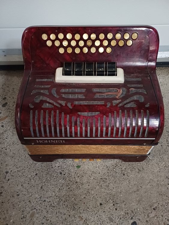 Hohner Handharmonika Akkordeon Vintage Instrument Musik (Gebraucht) in ...
