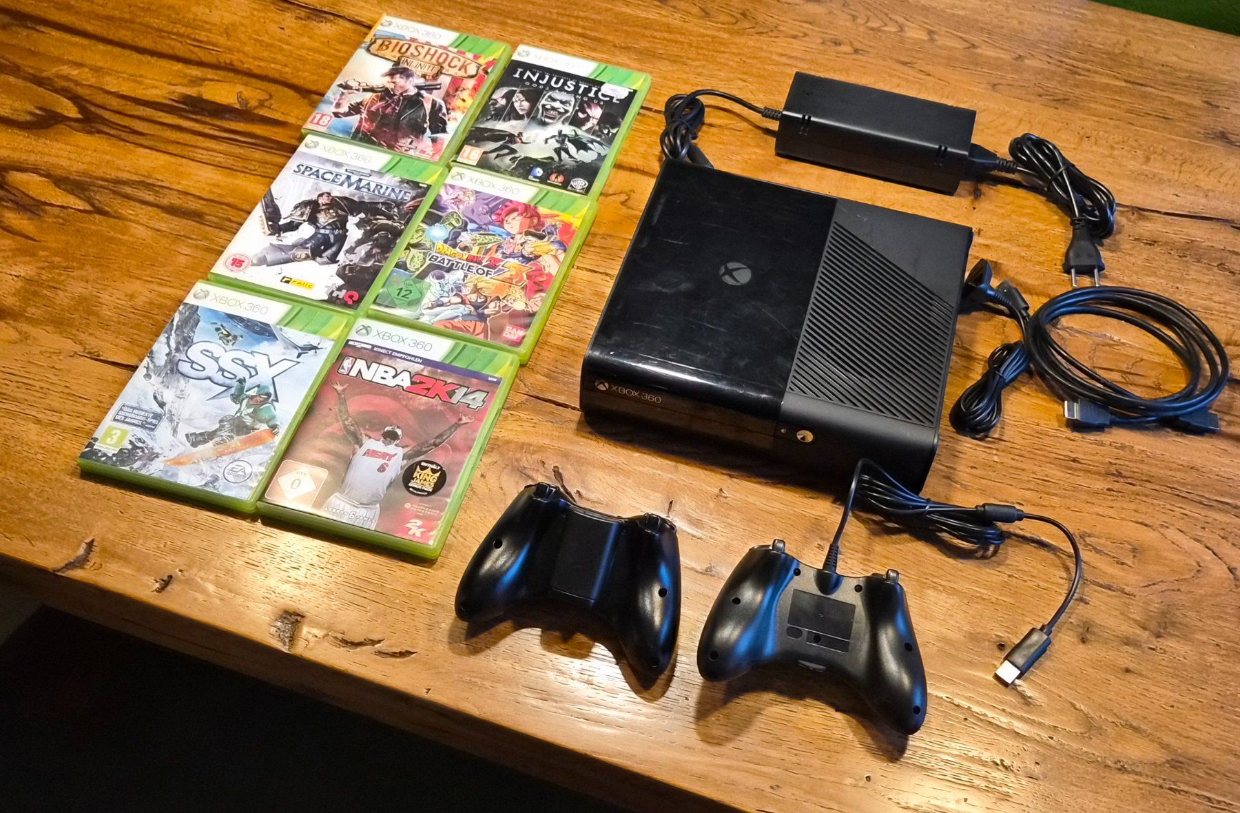 Xbox 360 Slim (250GB) mit 2 Controllern + 6 Spielen ab 1.- (Gebraucht ...