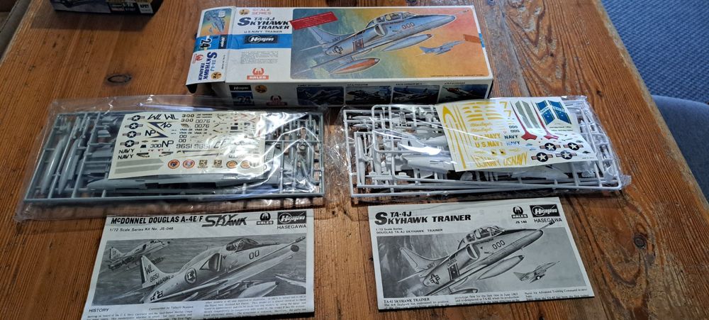 2 × A- 4E + TA-4J Skyhawk 1/72 hasegawa JS 140 + JS-048 (Neu (gemäss ...