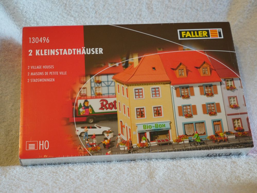 Faller 130496: 2 Kleinstadthäuser (Neu und originalverpackt) in Lyss ...