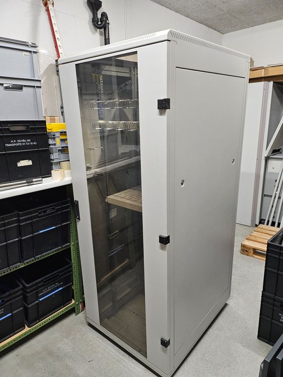 Server Rack 42HE (Gebraucht) in für CHF 1 – nur Abholung auf Ricardo kaufen
