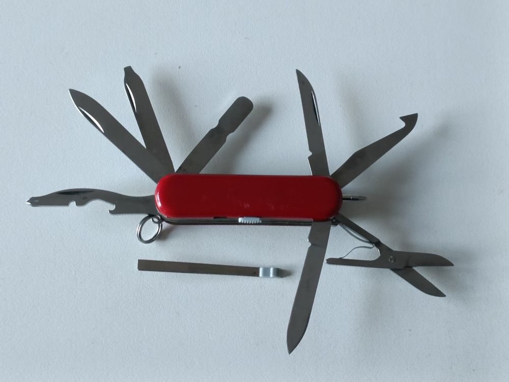 Mini champ Victorinox spécial stylo (Gebraucht) in Vernayaz für CHF 29 ...