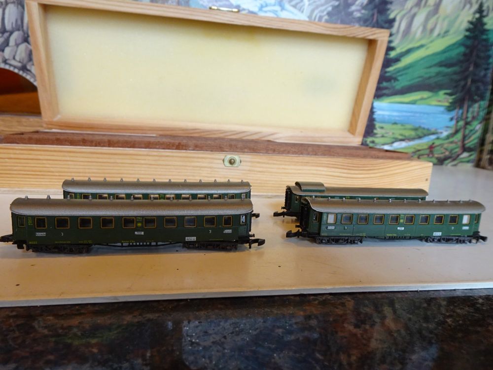 Märklin mini club 3 Personen-/1 Güterwagen Spur Z/int 34 (Gebraucht) in ...