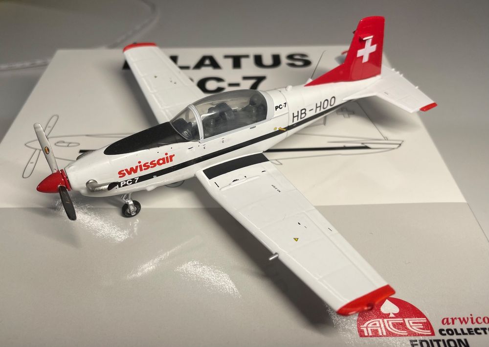 Pilatus PC-7 Swissair HB-HOO Metall 1/72 (Neu und originalverpackt) in ...