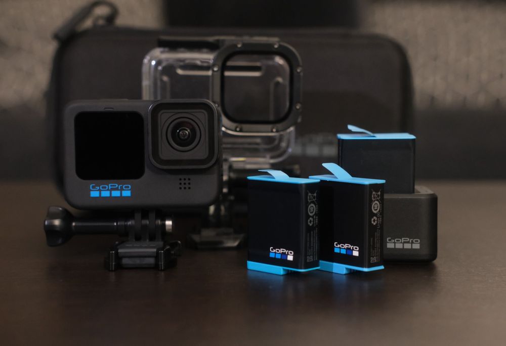 GOPRO HERO 10 BLACK mit Garantie und viel Zubehör (Gebraucht) in Eschlikon TG für CHF 435 – mit ...
