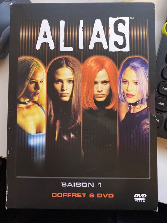 Coffret DVD Alias - Saison 1 - 6 DVD (Gebraucht) in Le Brassus für CHF 3.5 – mit Lieferung auf ...