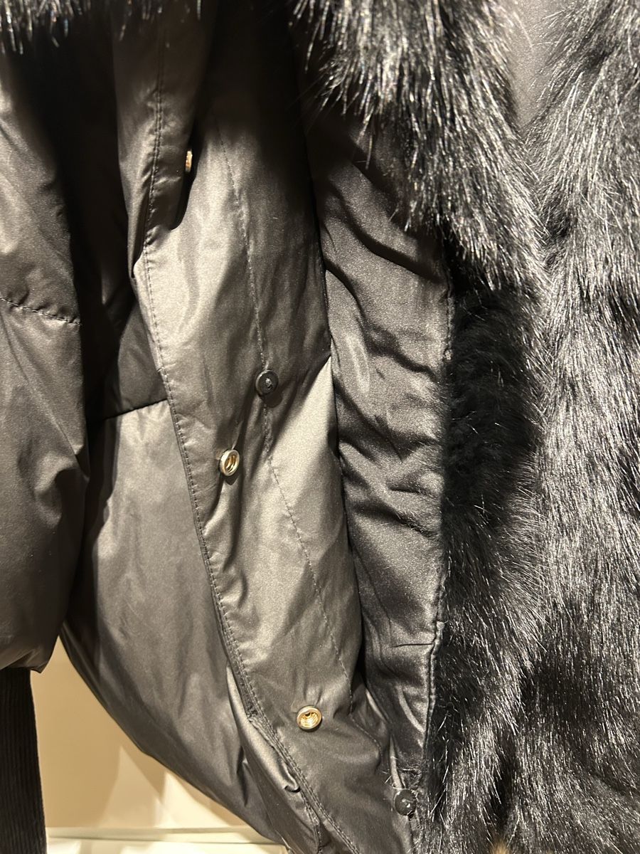 Top Winter Daunen Jacke mit Pelzkragen! (Gebraucht) in St. Gallen für ...