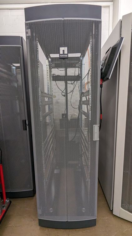 NetApp Server Rack (Gebraucht) in Bettwil für CHF 15 – nur Abholung auf ...