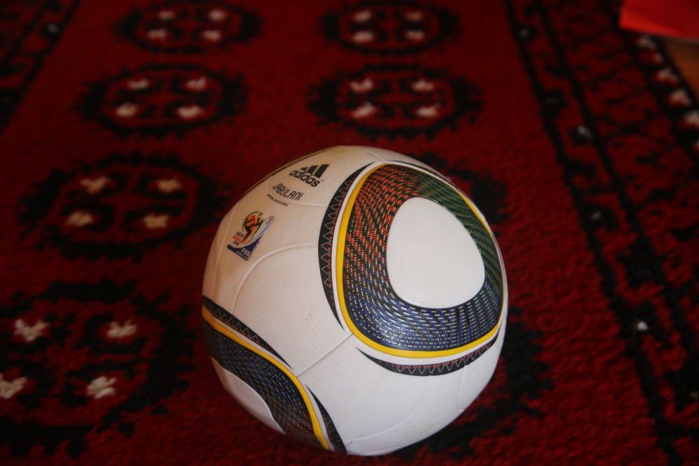 Originaler Jabulani WM Ball 2010 (Gebraucht) in Zürich für CHF 299 ...