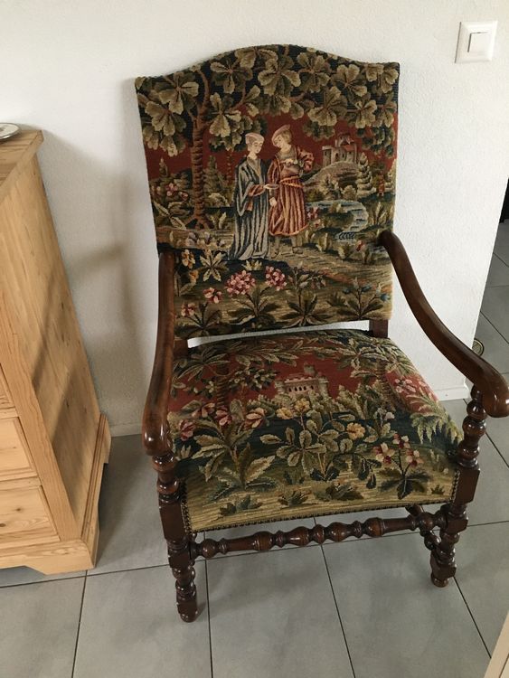 Antiker Bibliotheksstuhl mit Gobelin-Bezug und Massive Holz. (Gebraucht) in Lanzenhäusern für ...