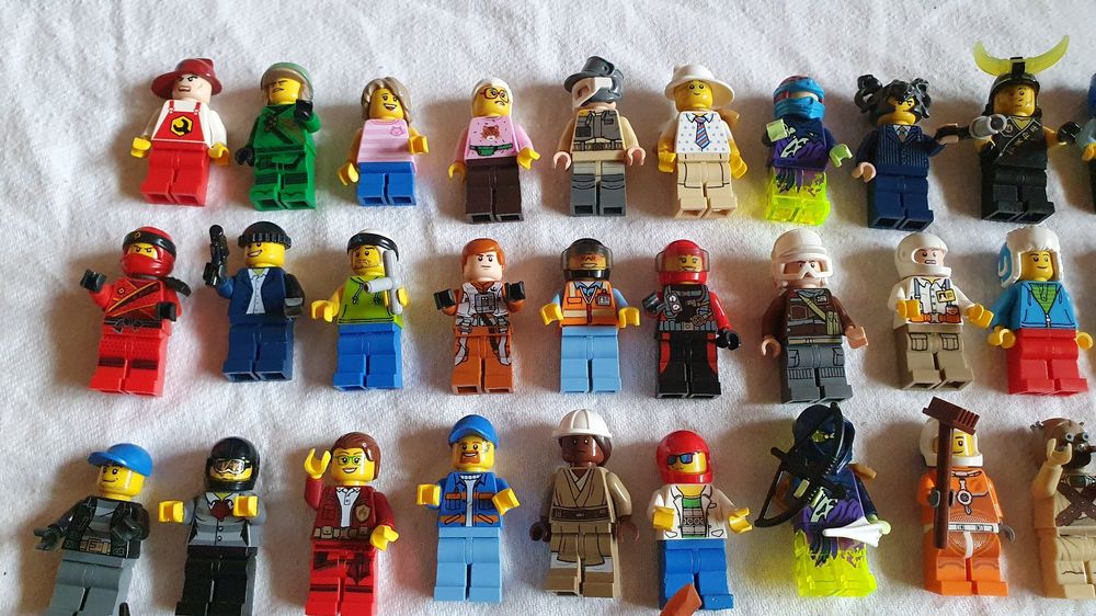 90 komplette LEGO System Figuren Minifiguren Ninjago kg (Gebraucht) in ...