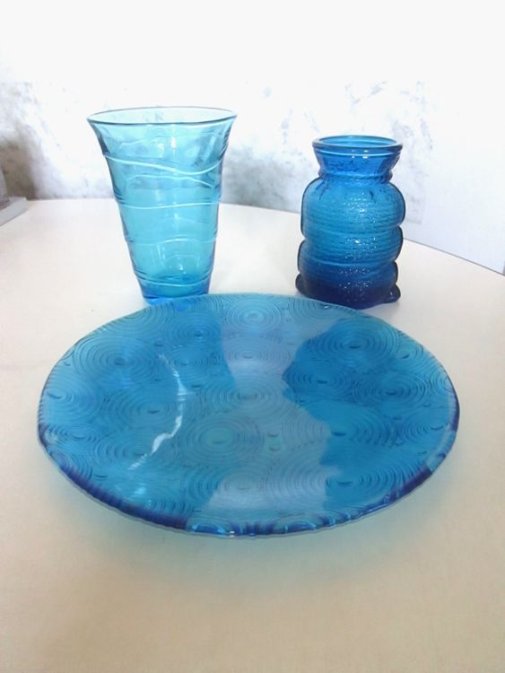 Glasteller und 2 Vase Glass (Gebraucht) in Sementina für CHF 7 – mit Lieferung auf Ricardo kaufen