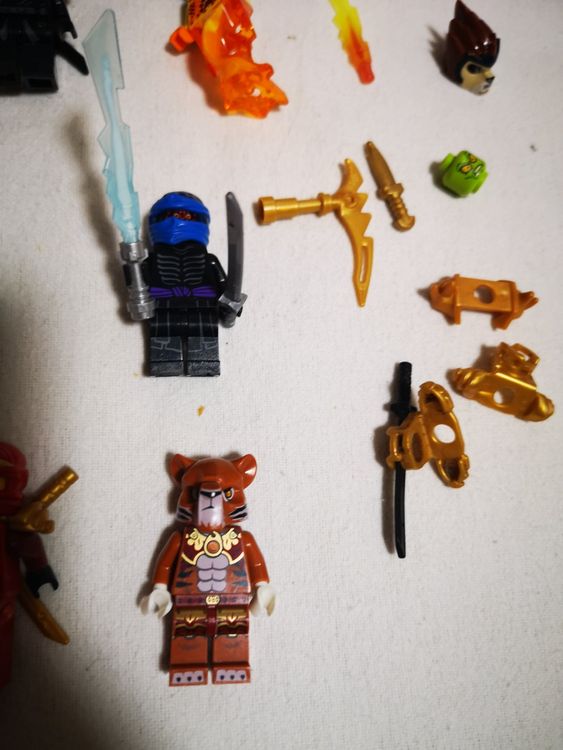 (L48) 11 x Lego ninjago Goldige Figur,,Waffen, schwarze Fig. | Kaufen auf Ricardo
