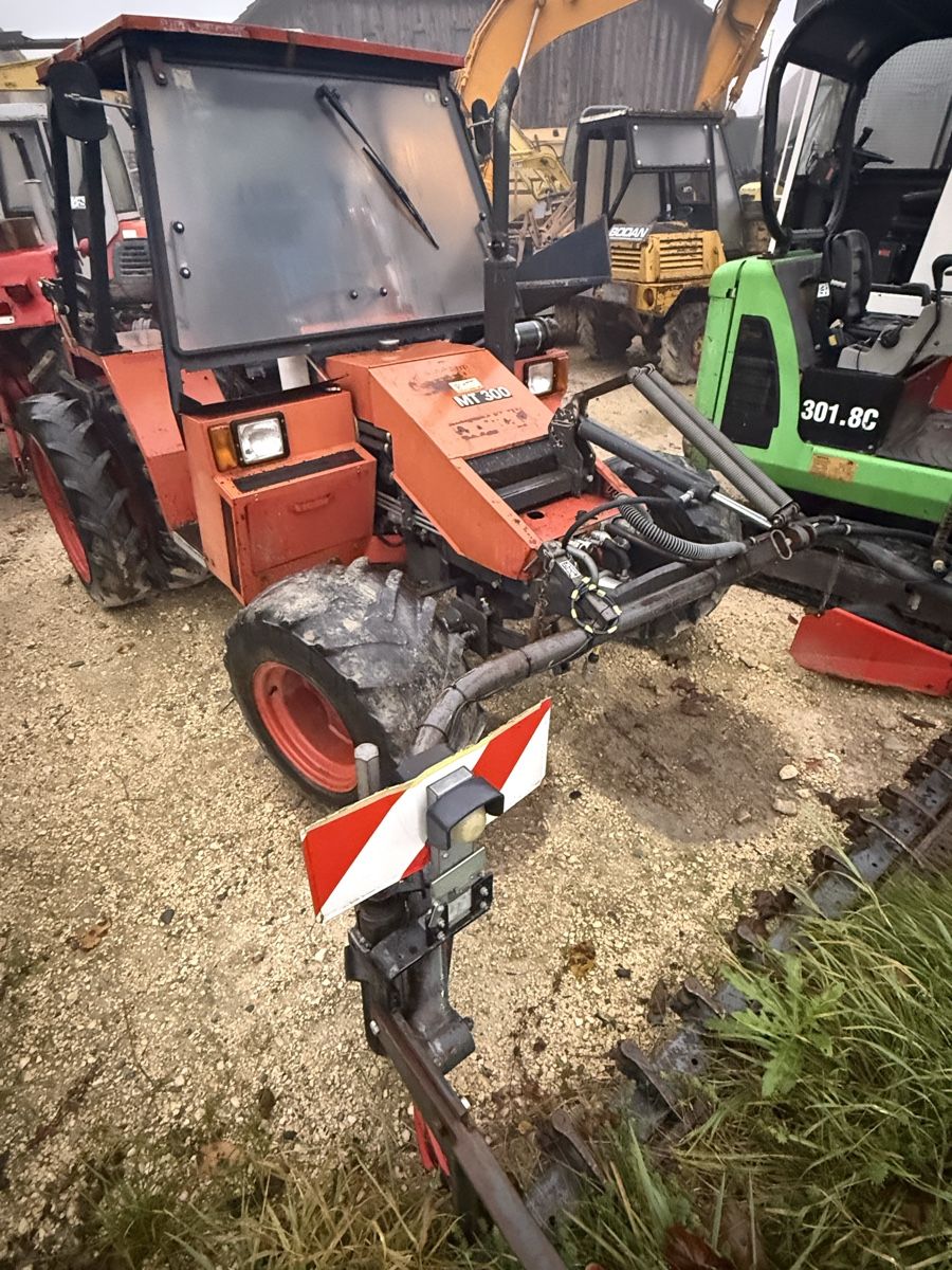 Traktor Rapid MT 300 mit Busatis Mäher und Bandheuer. (Gebraucht) in ...