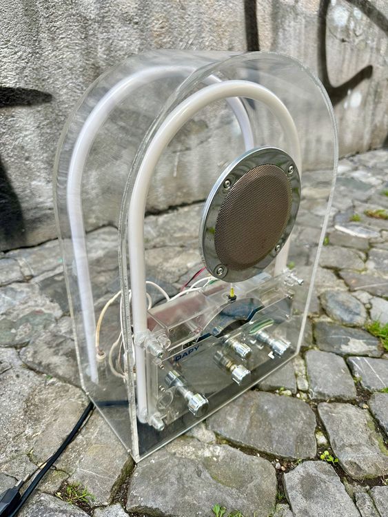 DAPY Vintage Radio Acrylglas Neon (Defekt) in Zürich für CHF 49 – mit ...