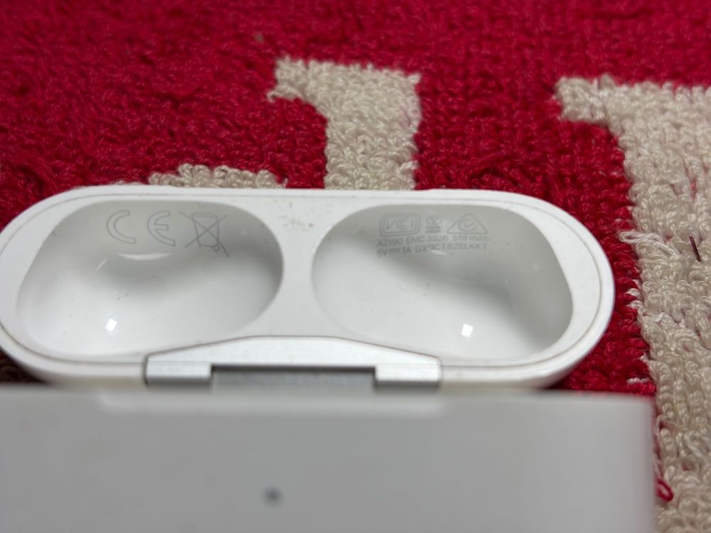 Apple AirPods Pro Case (Original) 1. Generation. (Gebraucht) in ...