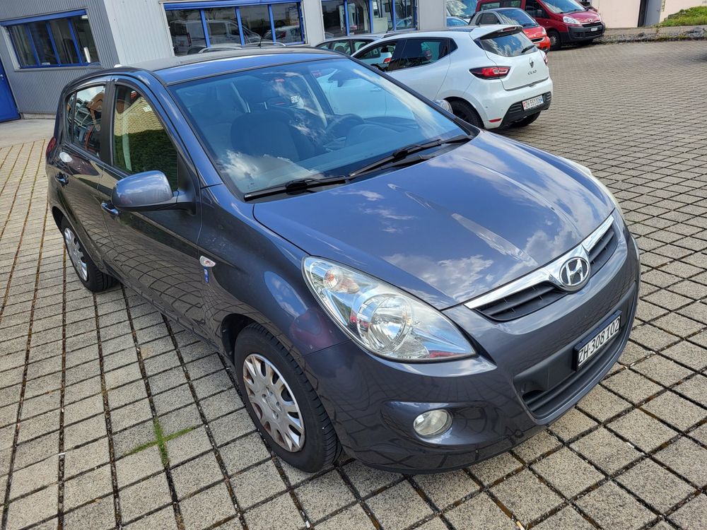 Hyundai i20 ab MfK, 8-fach bereift, Kupplung defekt!! (Gebraucht) in Rieden SG für CHF 1751 ...