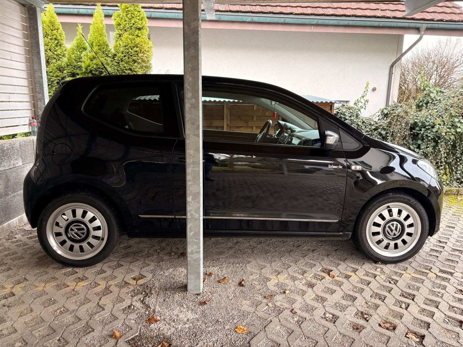 VW Up! Black edition frisch ab MFK & Service & 8fach bereift (Gebraucht ...